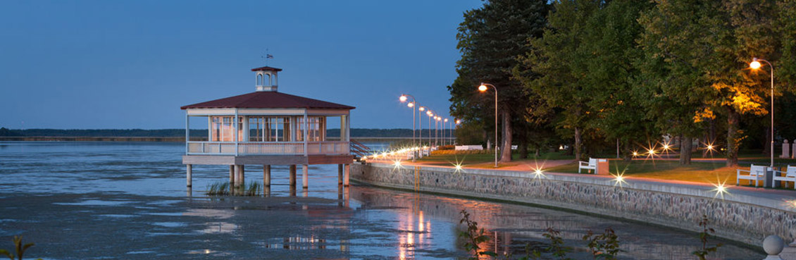 Hapsal och Estlands västkust, heldagsutflykt från Tallinn - Boka ...